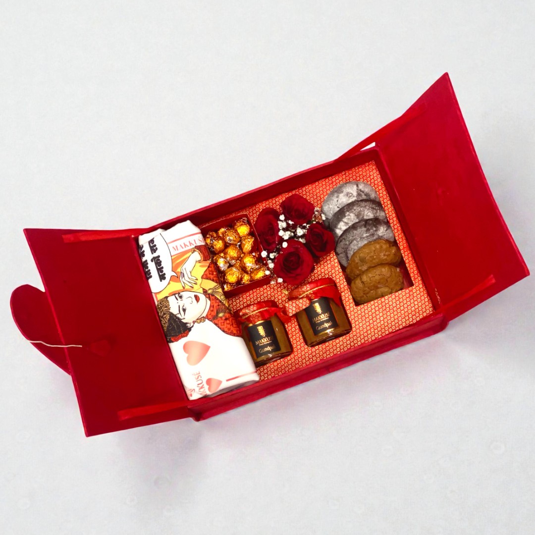 Makkusé Ultimate Red Maya Gift Box at Rs. 7,499 | OnePasal | OnePasal